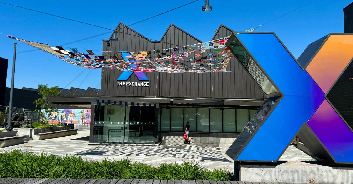 Yarn Bomb unveiled at the Niagara Falls Exchange - Niagara Falls News